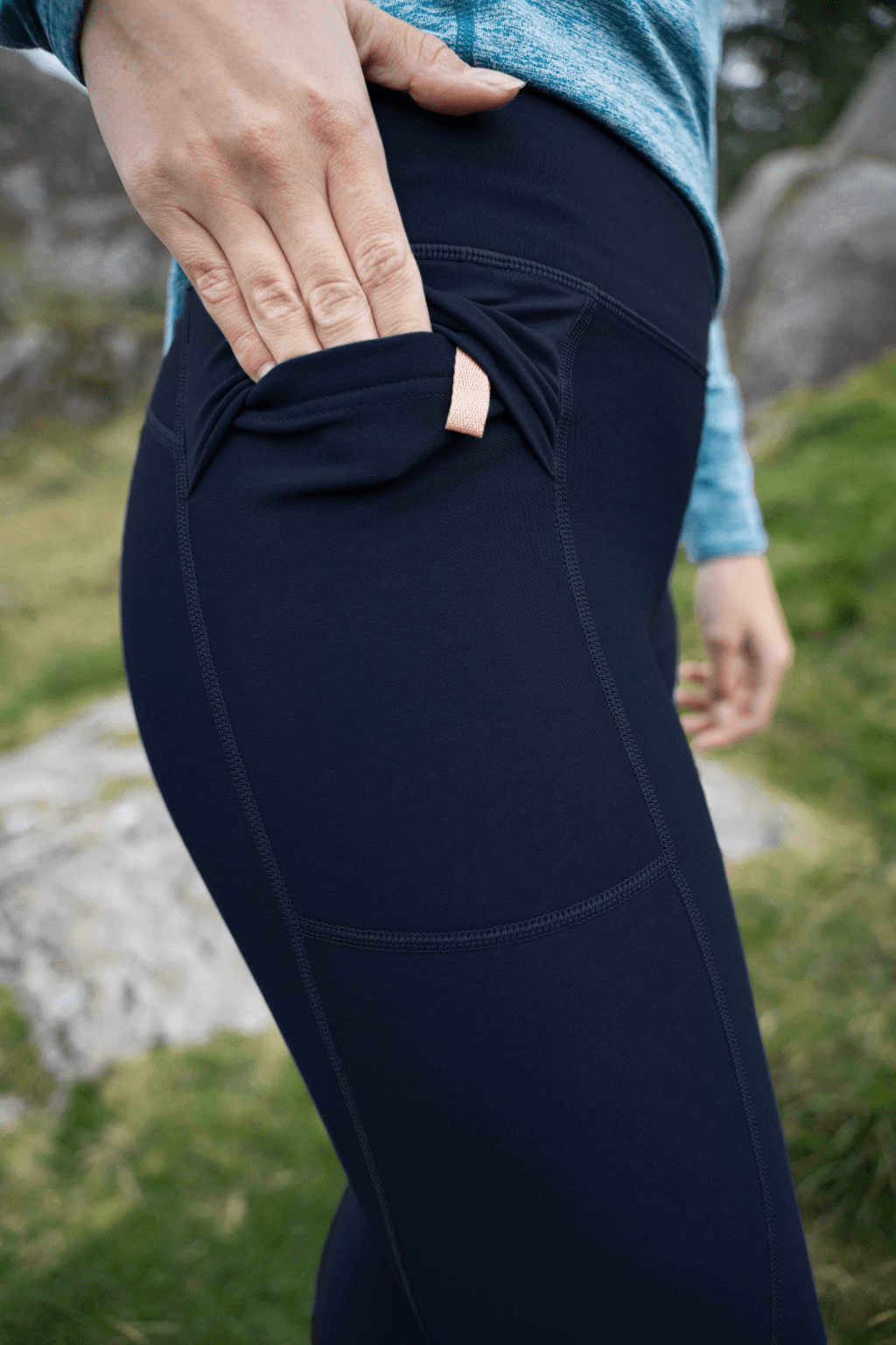 Women’s Altitude Thermal 7/8th Leggings in Navy | ACAI Outdoorwear