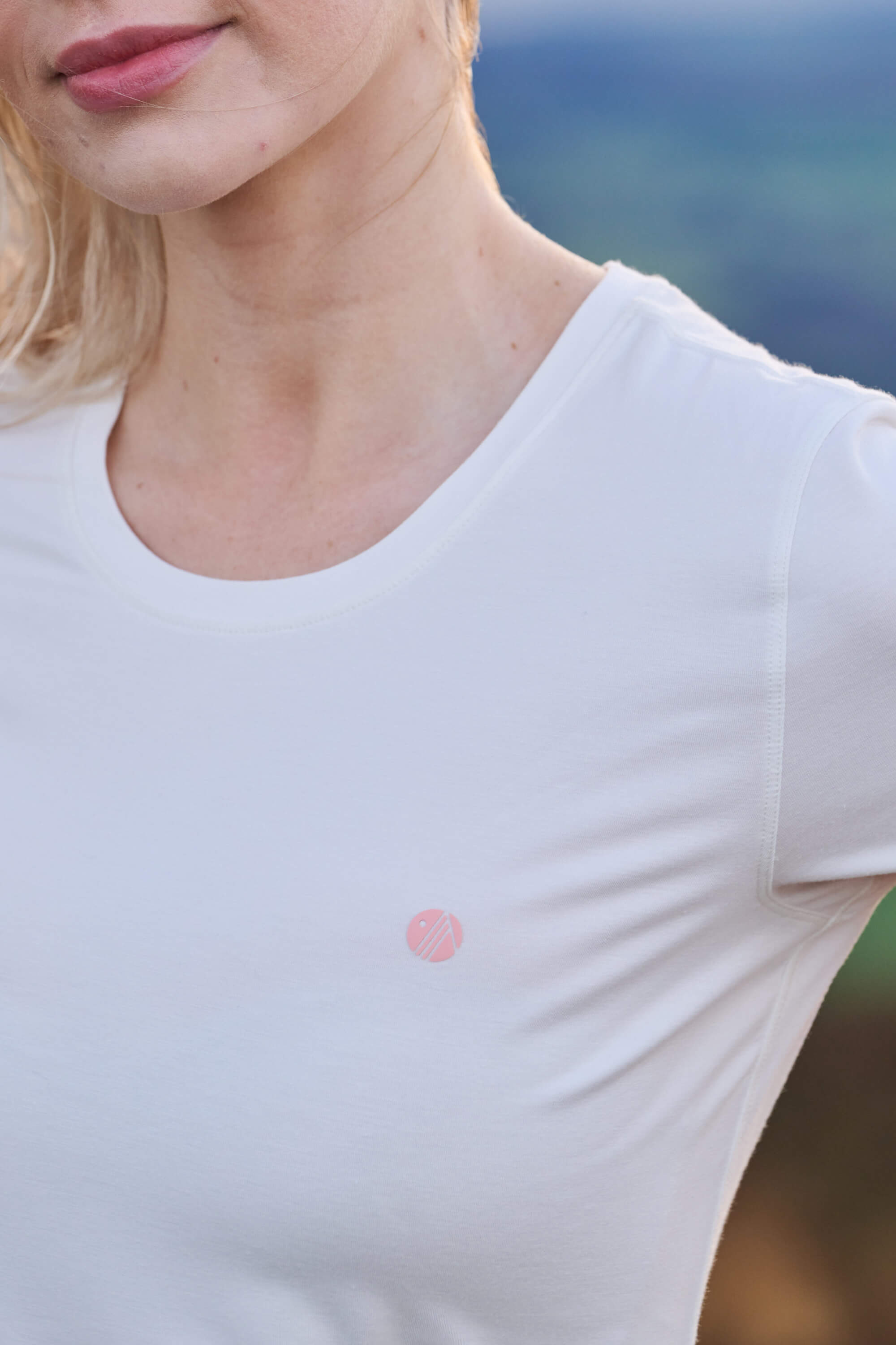 ACAI Outdoorwear | On The Go Tee | Women's Walking T Shirts